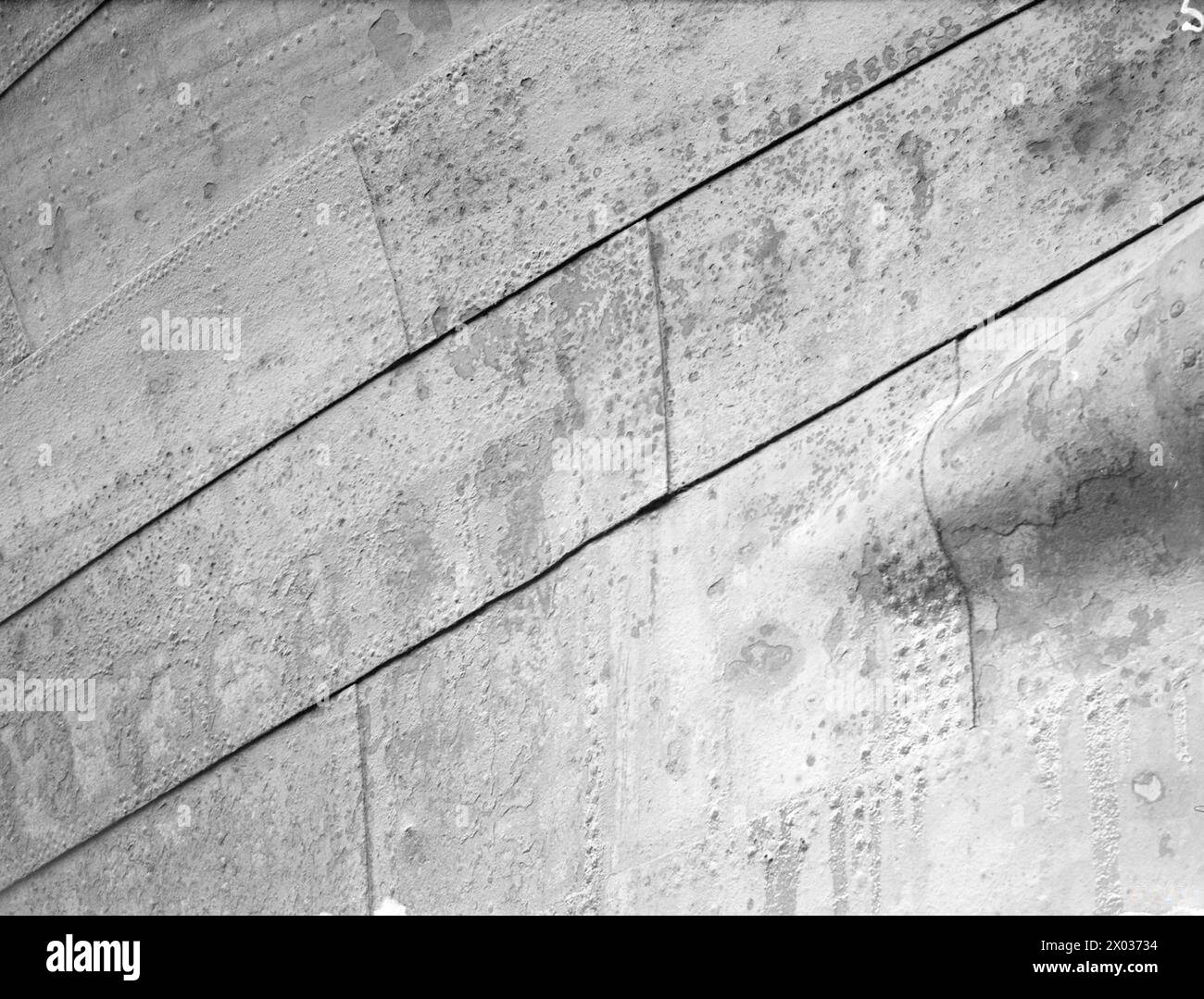 DAMAGE TO THE HULL OF THE MOTOR VESSEL "SILVERMAPLE". 18 MAY 1943 ...