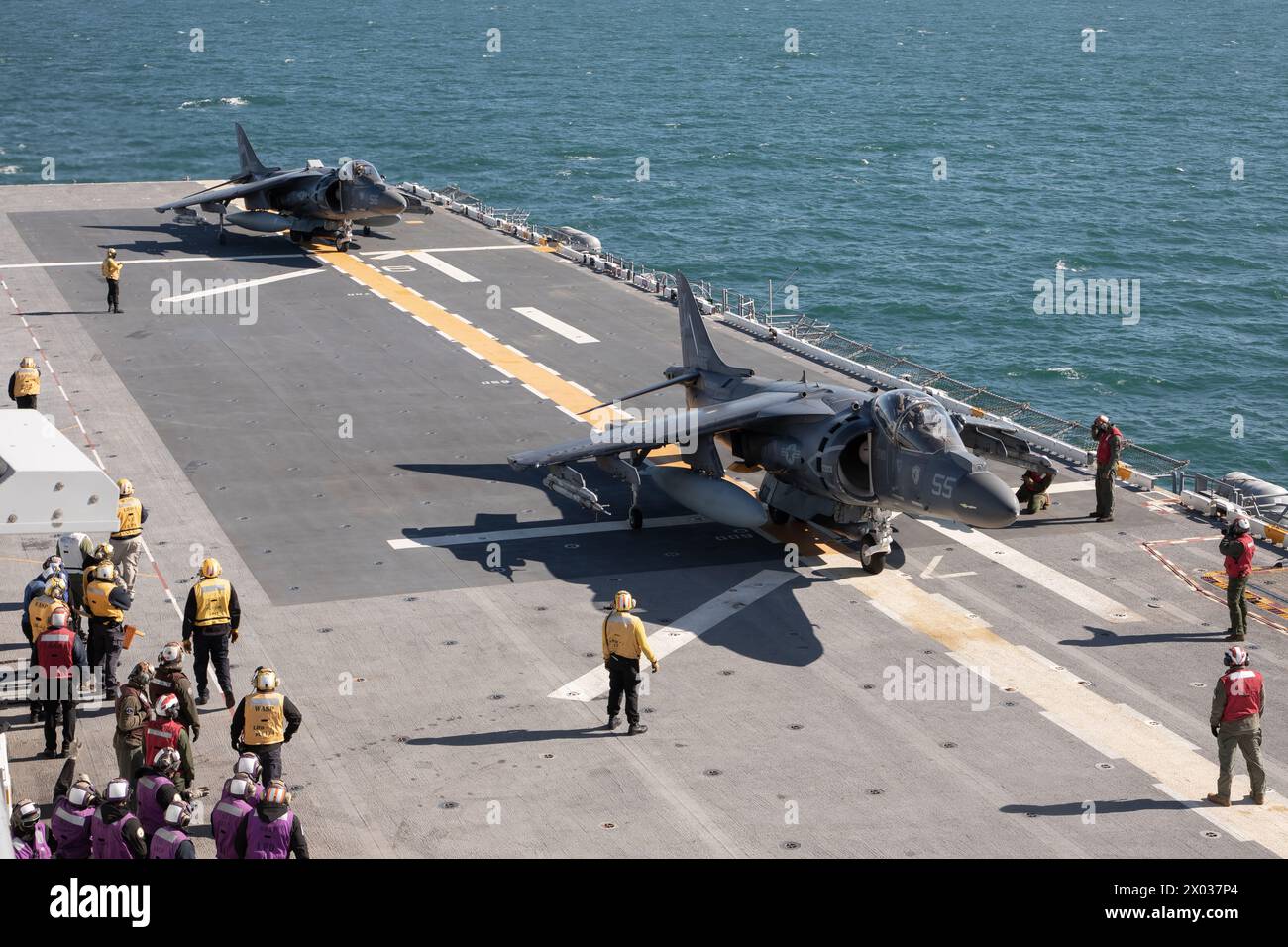 U.S. Marines with Marine Medium Tiltrotor Squadron 365 (Reinforced ...