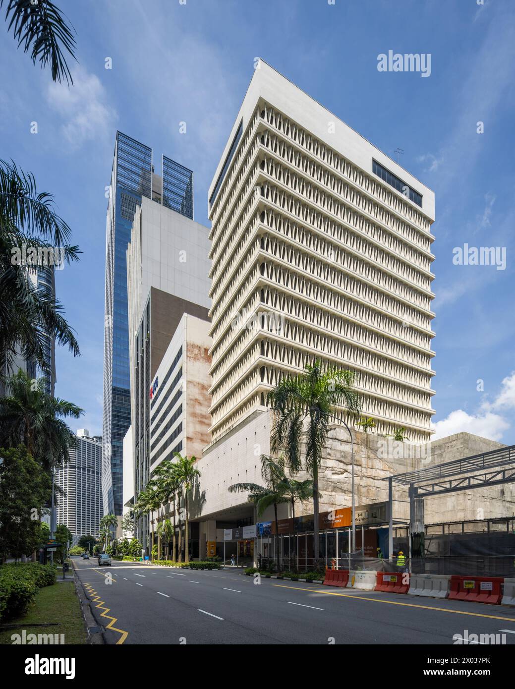 Former Wing on Life Building, AXA building at 150 Cecil Street ...