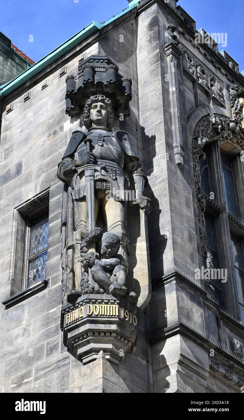 Chemnitzer Roland Chemnitz / Der 4,75 Meter hohe Roland und das ...