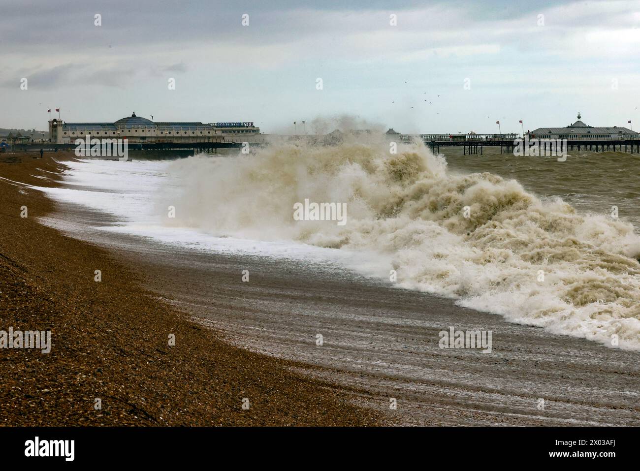 Brighton, City of Brighton & Hove, East Sussex, UK. Big waves at high ...