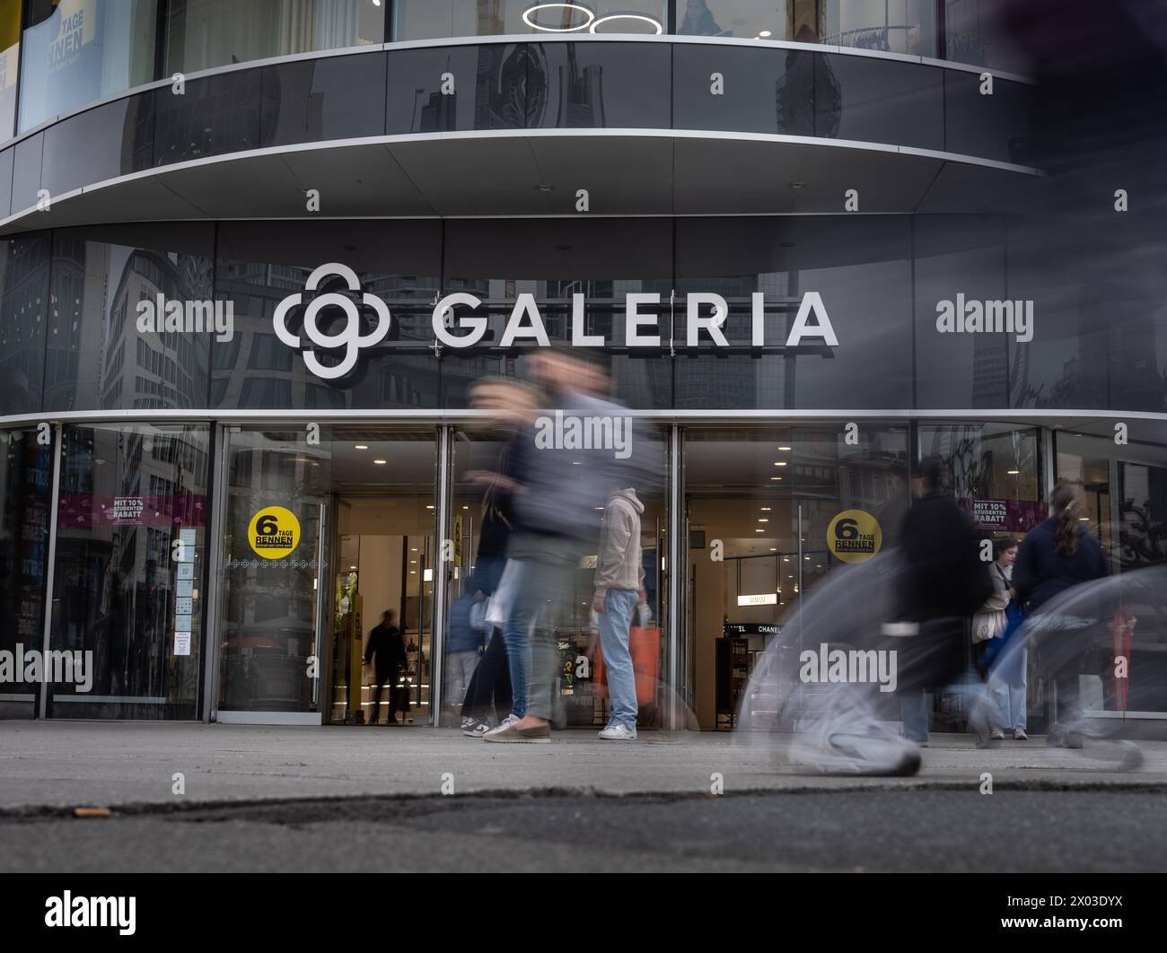 09 April 2024, Hesse, Frankfurt/Main: The Galeria store on Frankfurt's ...