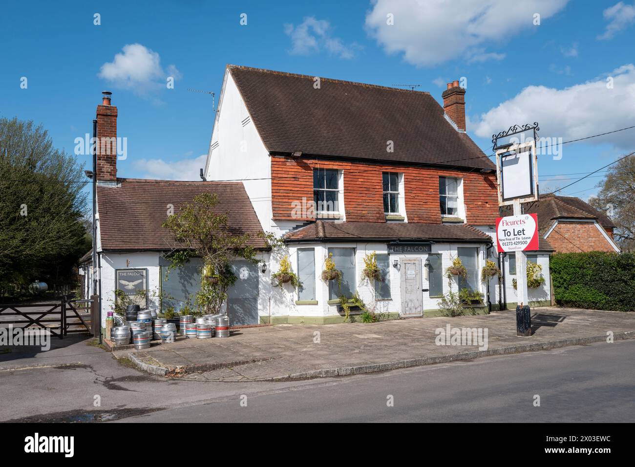Closed Public House Stock Photo - Alamy