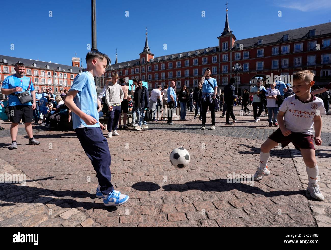 Real madrid stadium children hi-res stock photography and images - Alamy