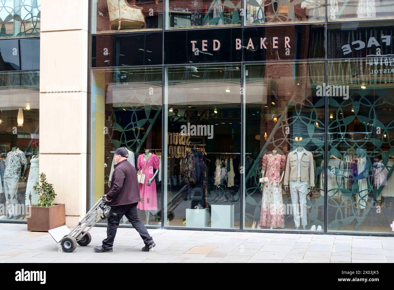 Ted baker store hi-res stock photography and images - Alamy