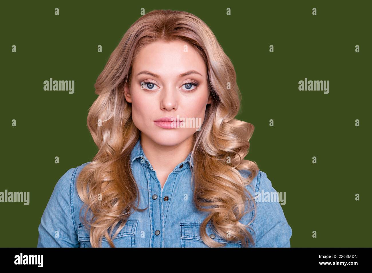 Close-up portrait of her she nice cute lovely sweet adorable ...