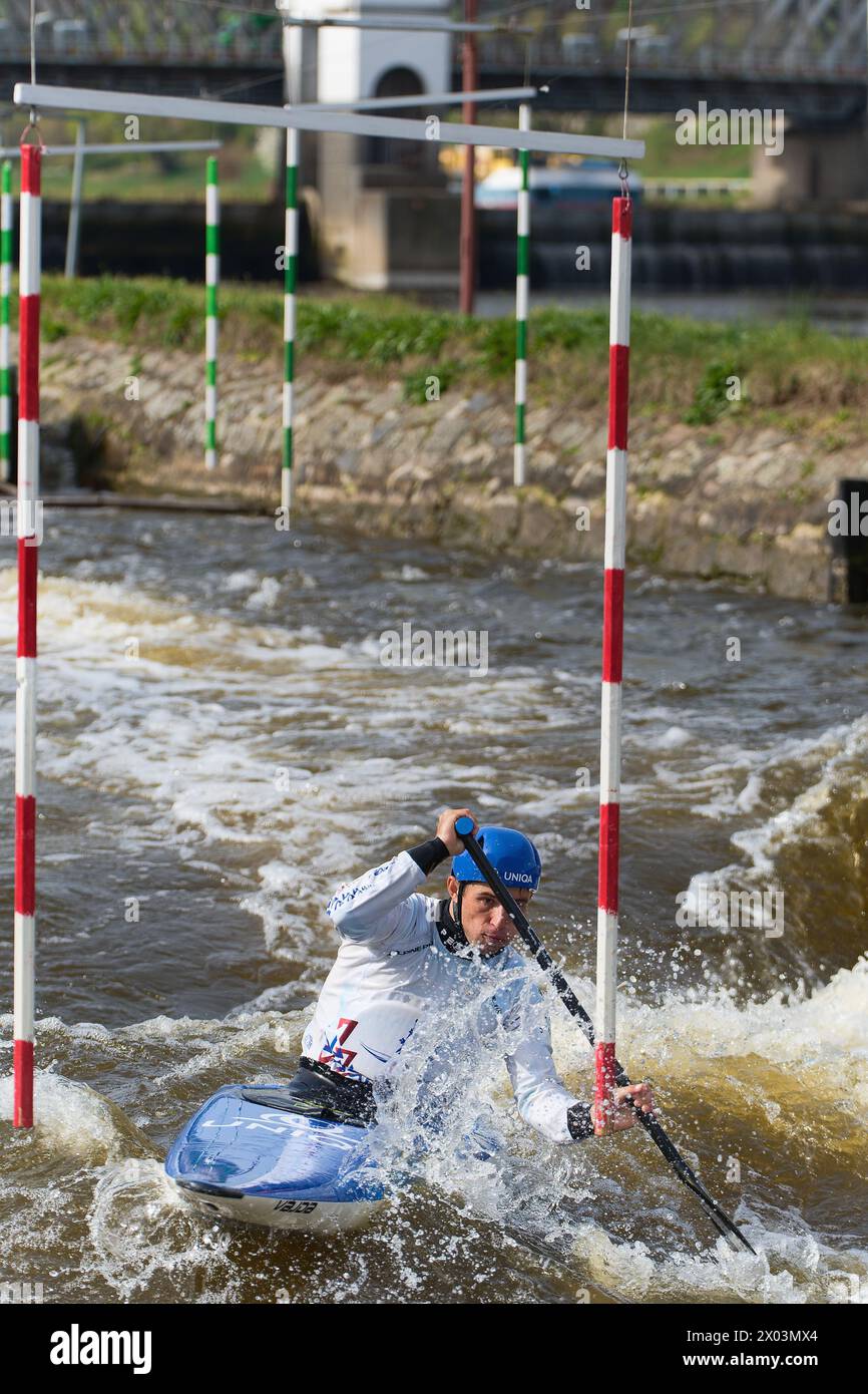 Training race of the Czech national team in water slalom in Veltrusy on ...