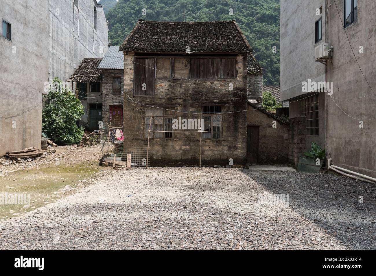 The exterior of an old Chinese house Stock Photo - Alamy