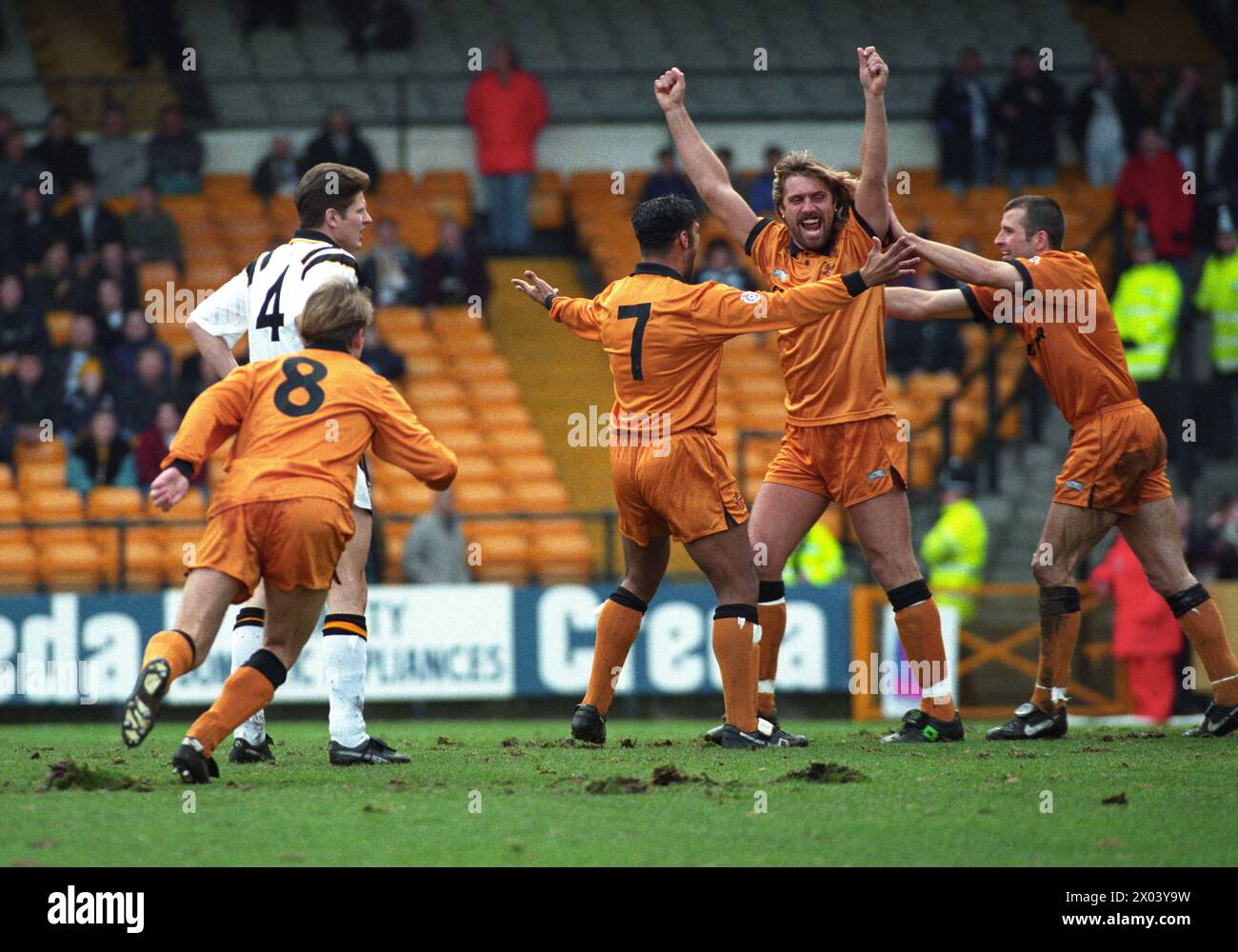 Port Vale v Wolverhampton Wanderers at Vale Park 25/2/95 2-4 John de ...
