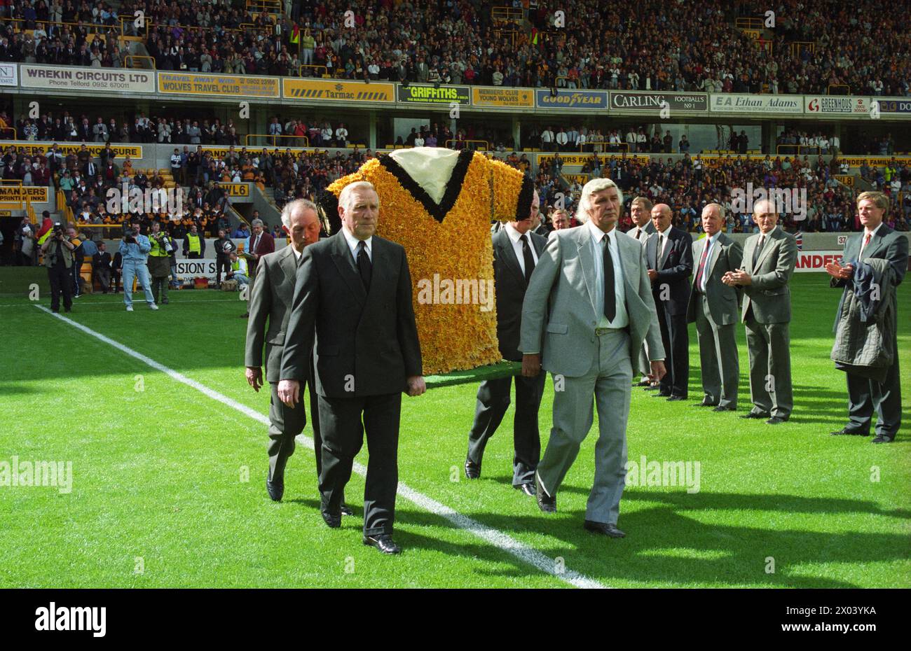 Europe football players 1990s hi-res stock photography and images - Alamy