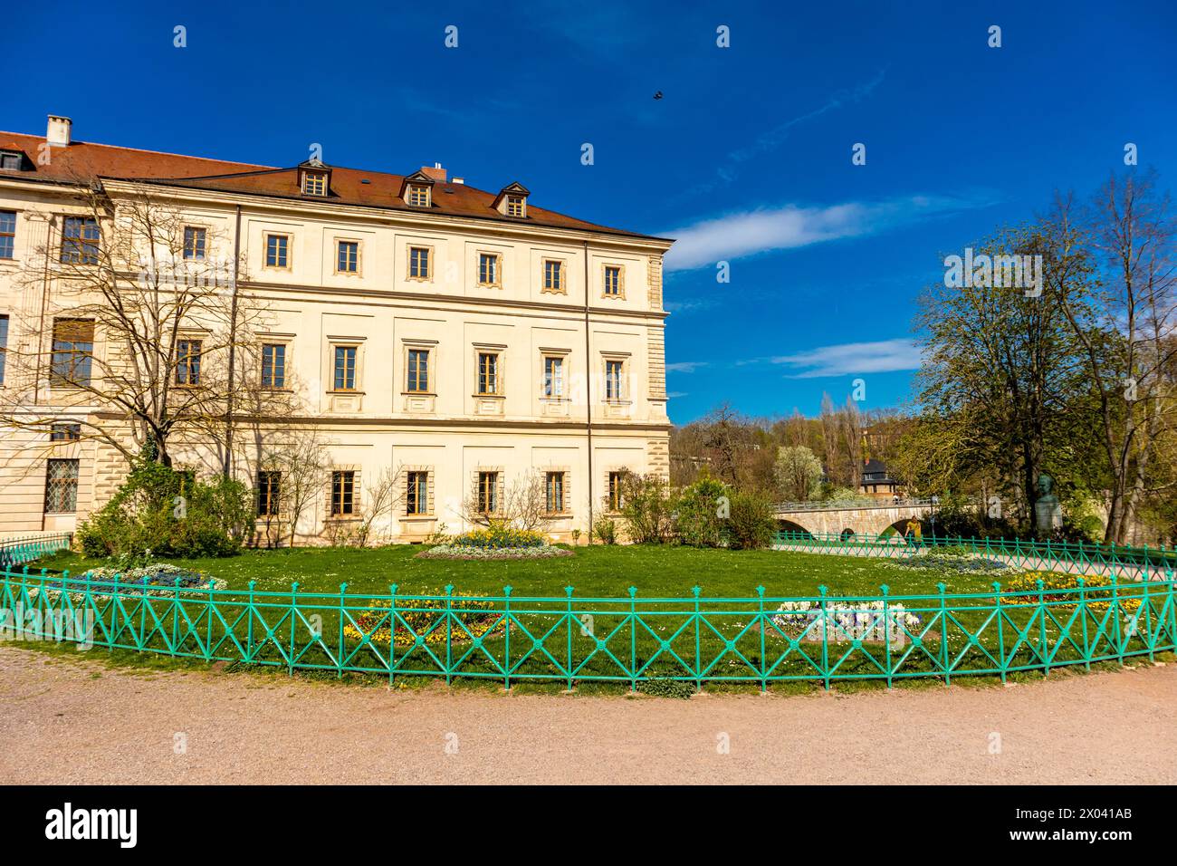 A spring-like cycle tour in early April in glorious sunshine along the ...