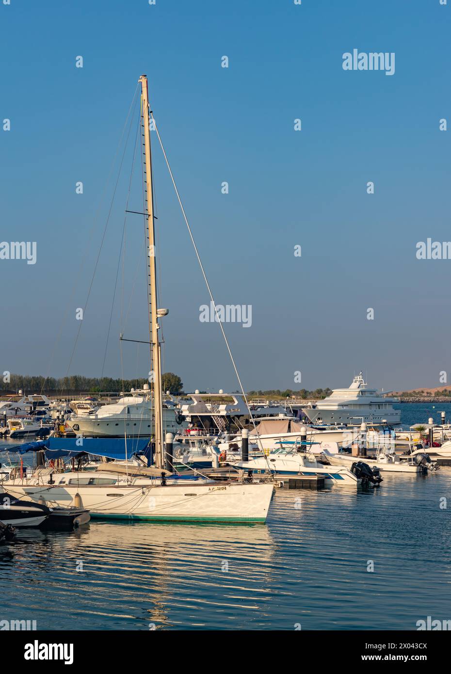 Abu dhabi water boats hi-res stock photography and images - Alamy