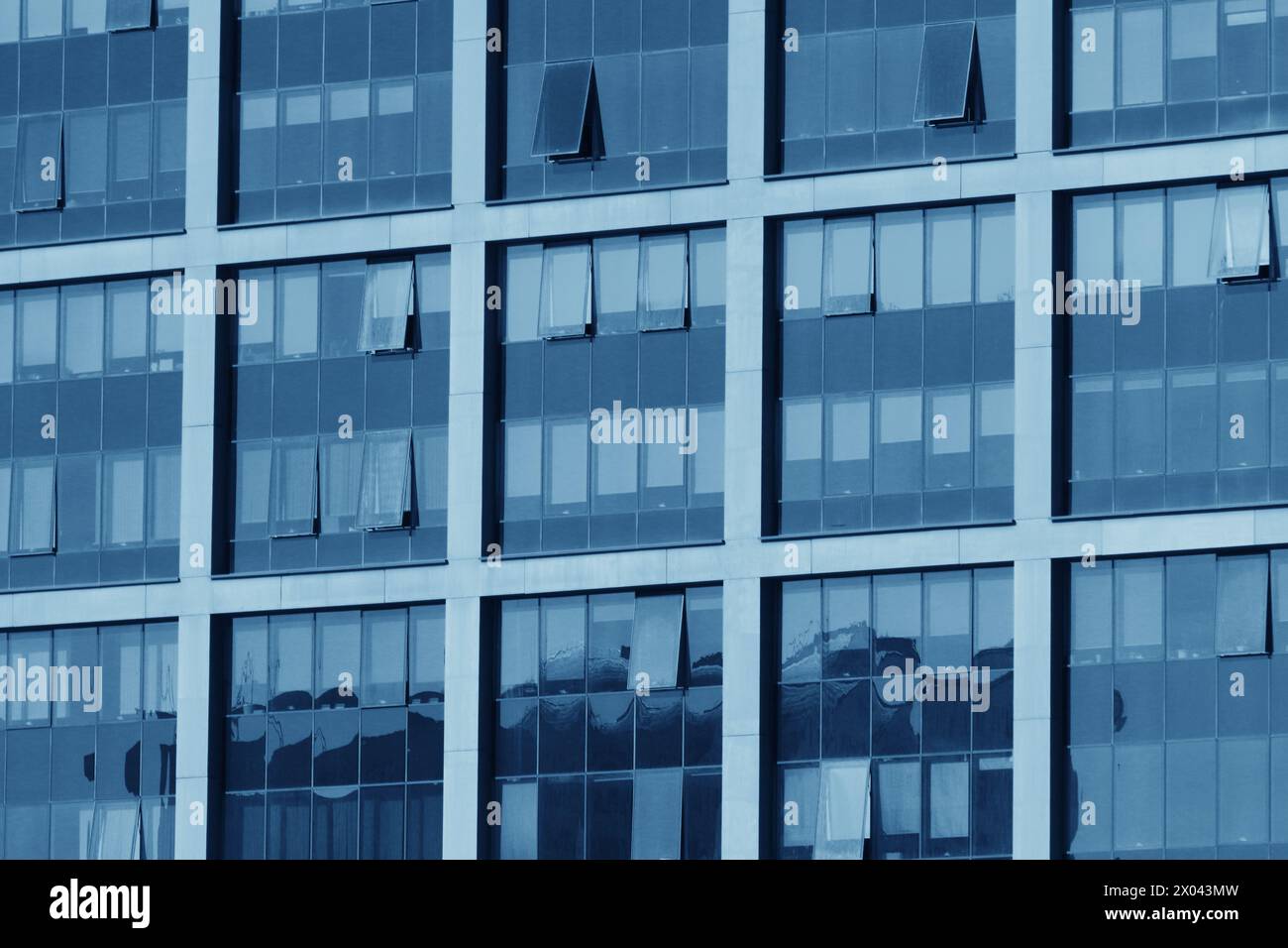 Building large number windows hi-res stock photography and images - Alamy