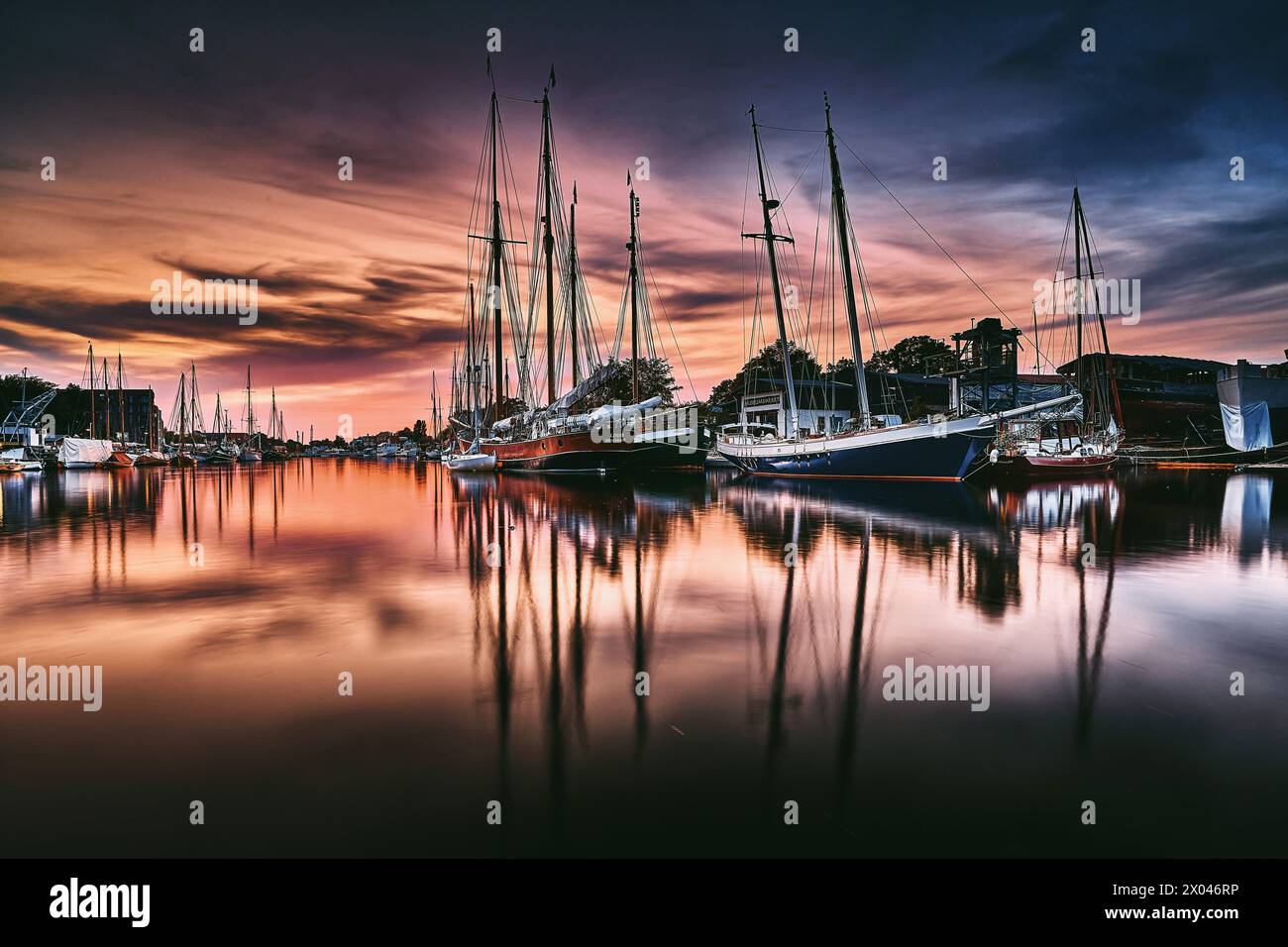 Harborevening hi-res stock photography and images - Alamy