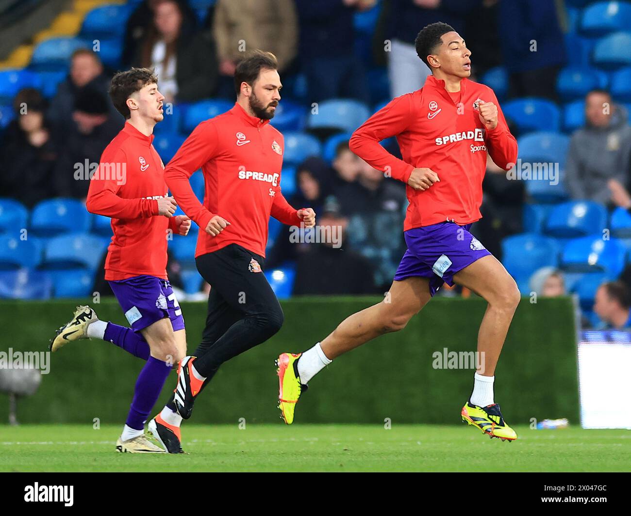 Leeds, UK. 09th Apr, 2024. Sunderland Manager Mike Dodds inspects the ...