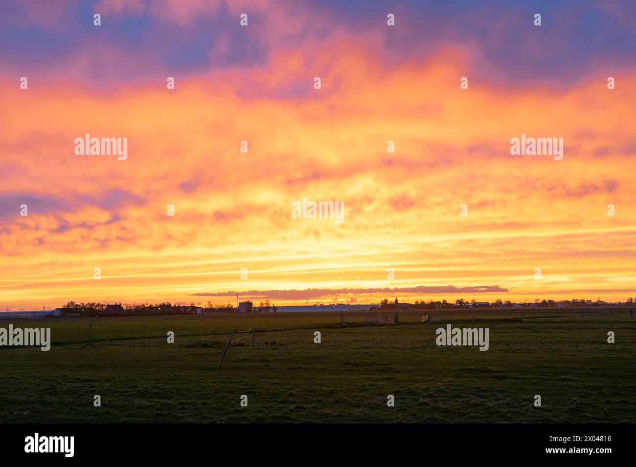 Sahara dust colors sky hi-res stock photography and images - Alamy