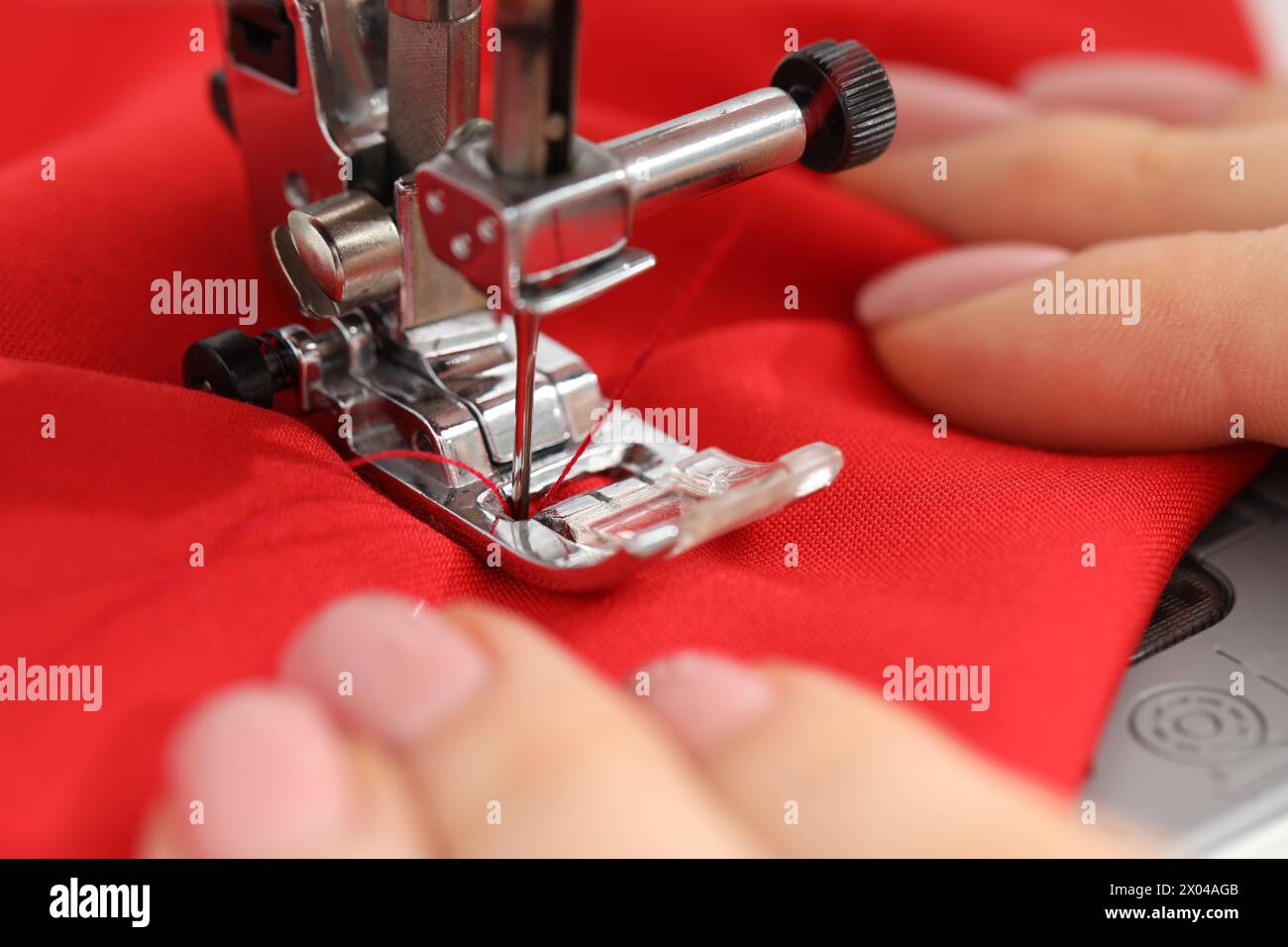 Seamstress working sewing machine hi-res stock photography and images ...