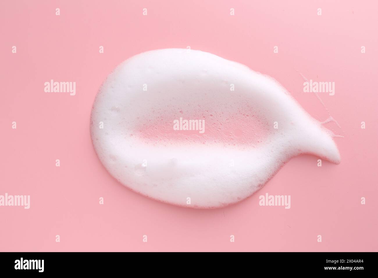 Sample of fluffy foam on pink background, top view Stock Photo - Alamy