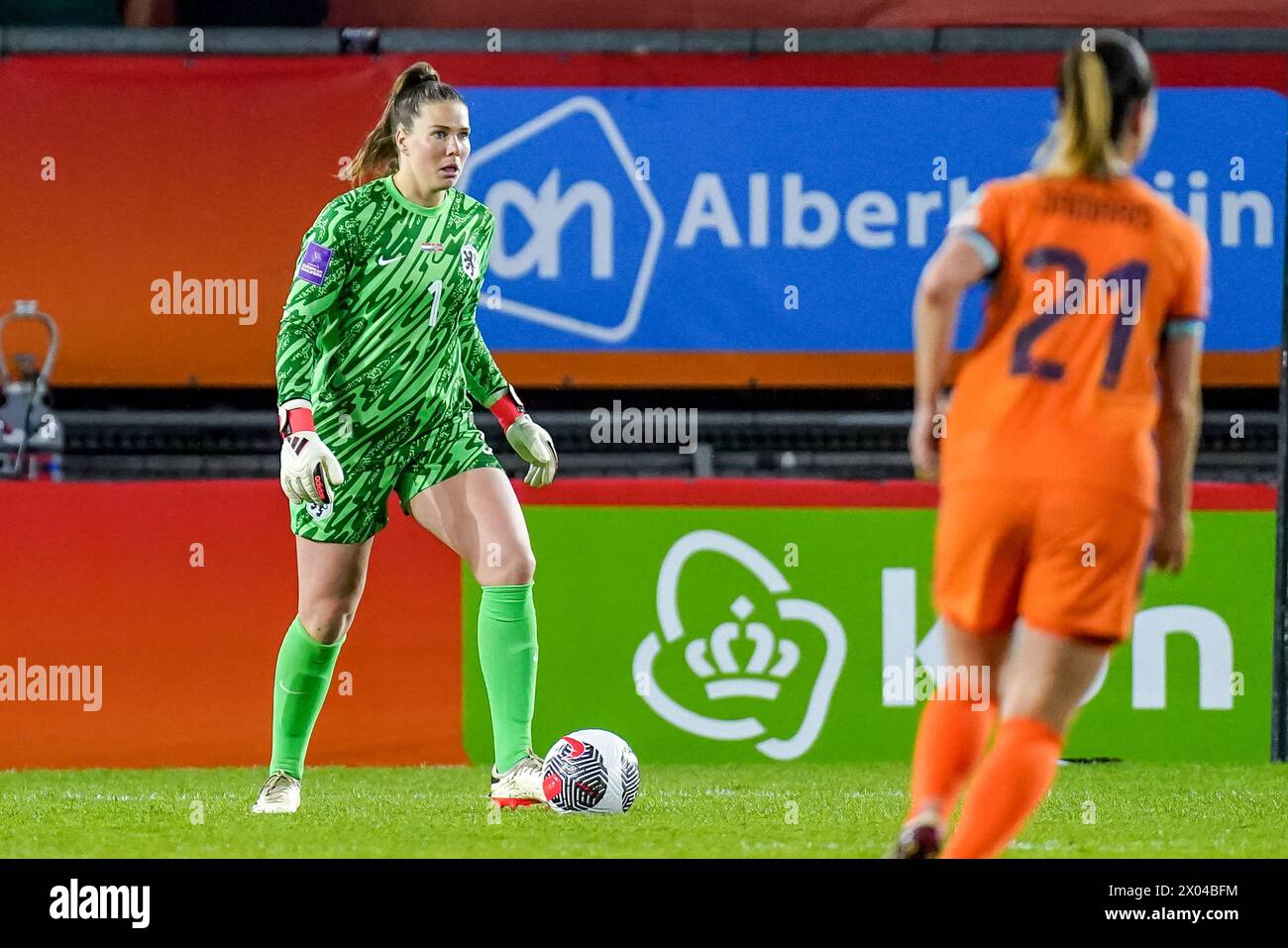 BREDA, NETHERLANDS - APRIL 9: goalkeeper Lize Kop of Netherlands ...