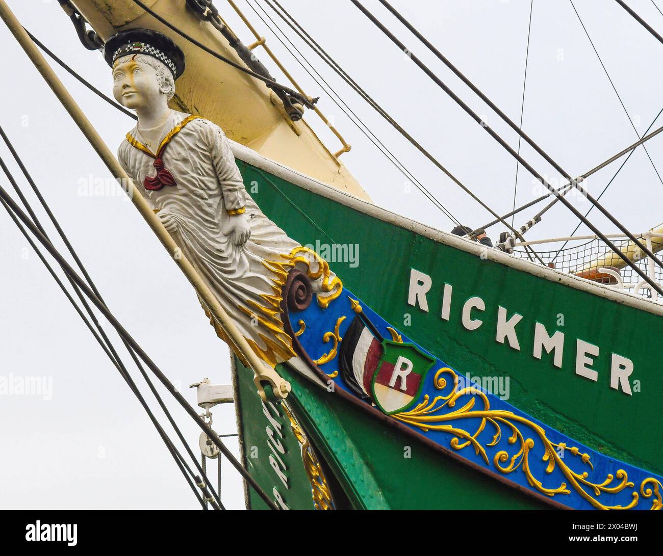 Galionsfigur am Bug des Traditionsschiffs Rickmer Rickmers im Hamburger ...