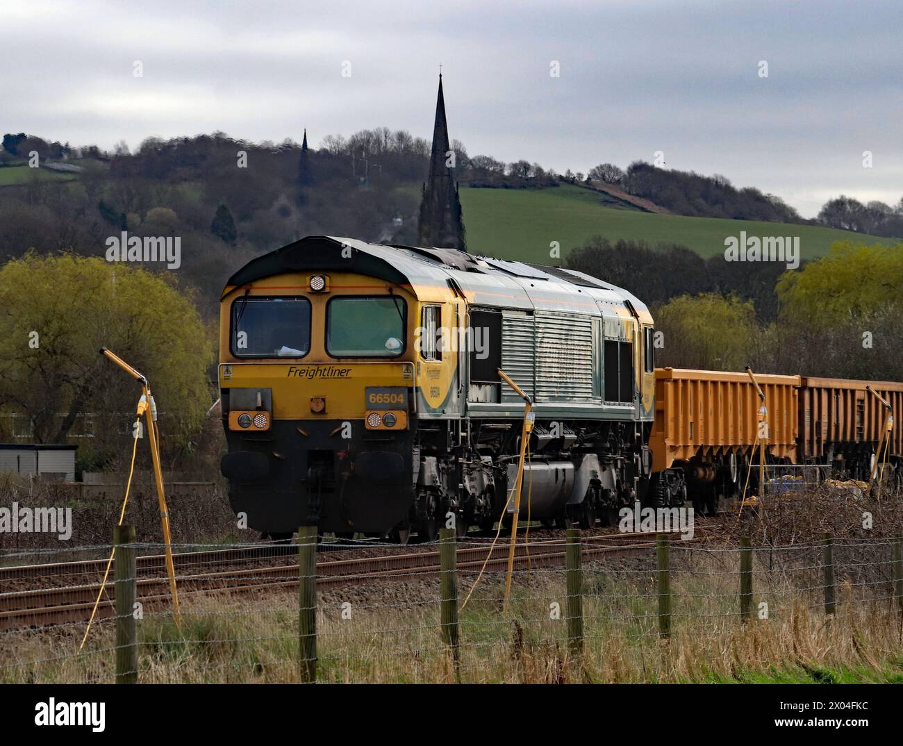 Freight liner diesel locomotive 66504 trundles slowly towards Culvert ...