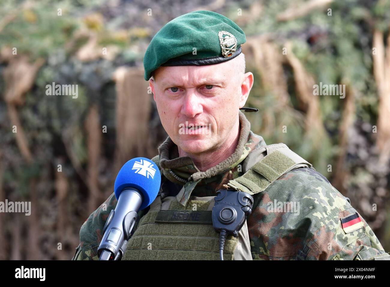 Brigadegeneral Alexander Krone Kommandeur der Panzergrenadierbrigade 37 ...