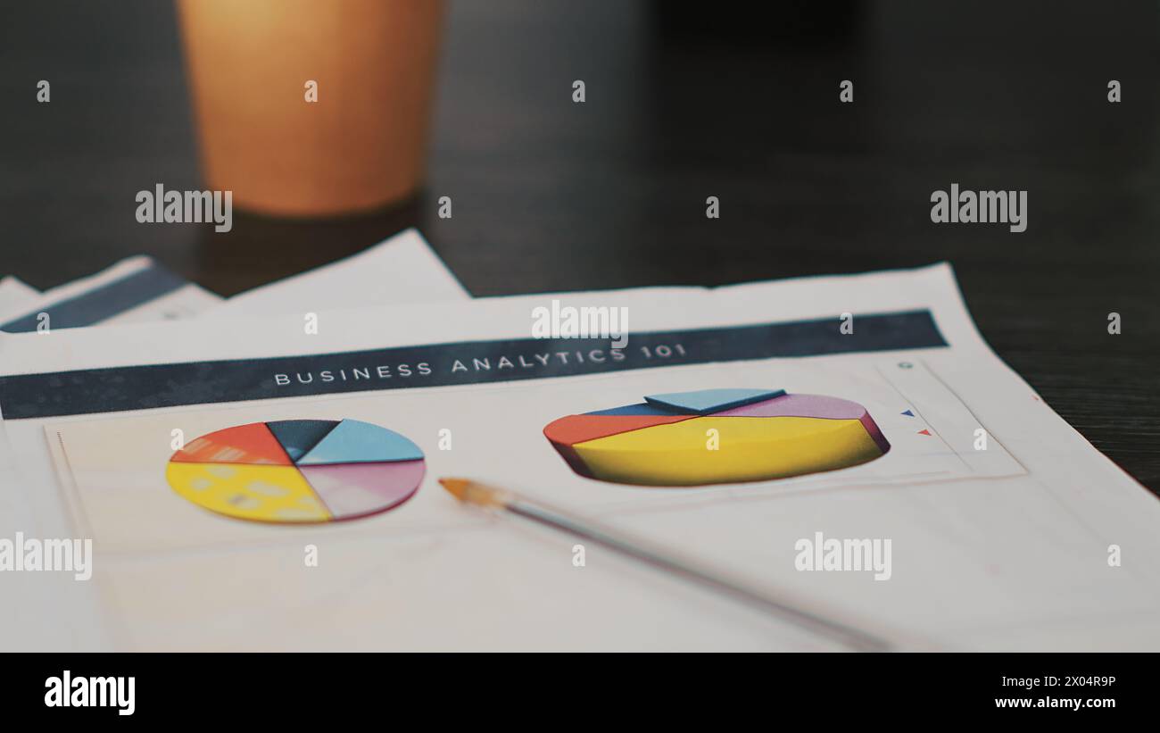 Financial statements company figures numbers hi-res stock photography ...