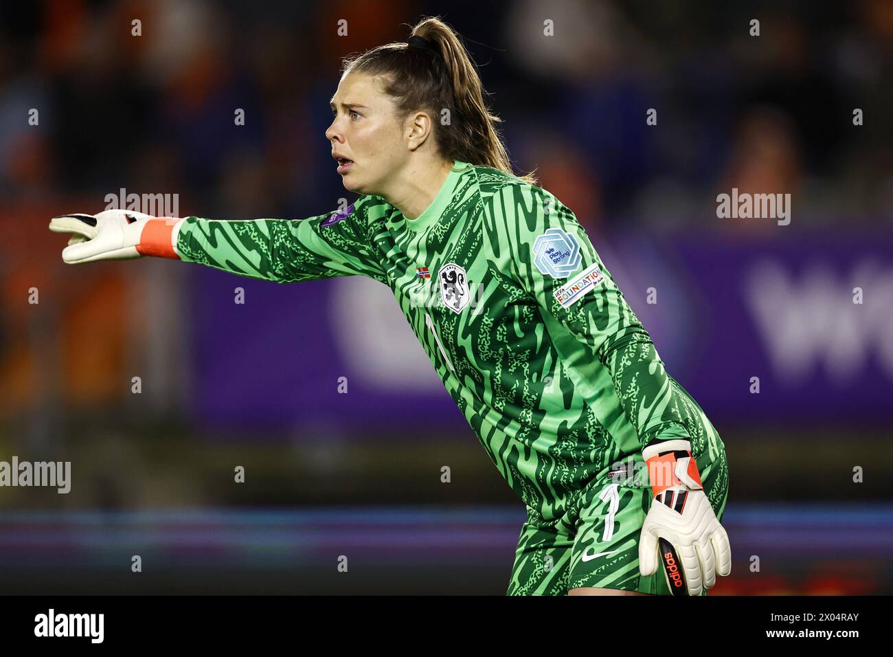 BREDA - Holland Women goalkeeper Lize Kop during the European ...