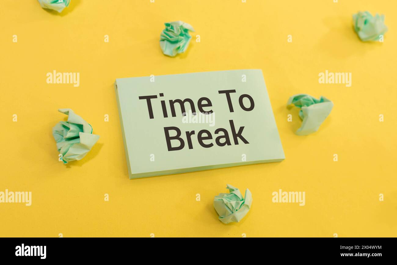 Lunch break time,Time for Lunch, Alarm clock on yellow background Stock ...