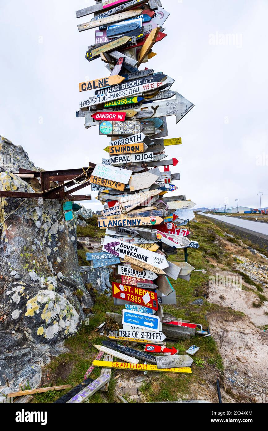 Erected by British Troops then visitors the iconic Totem Pole, Stanley ...