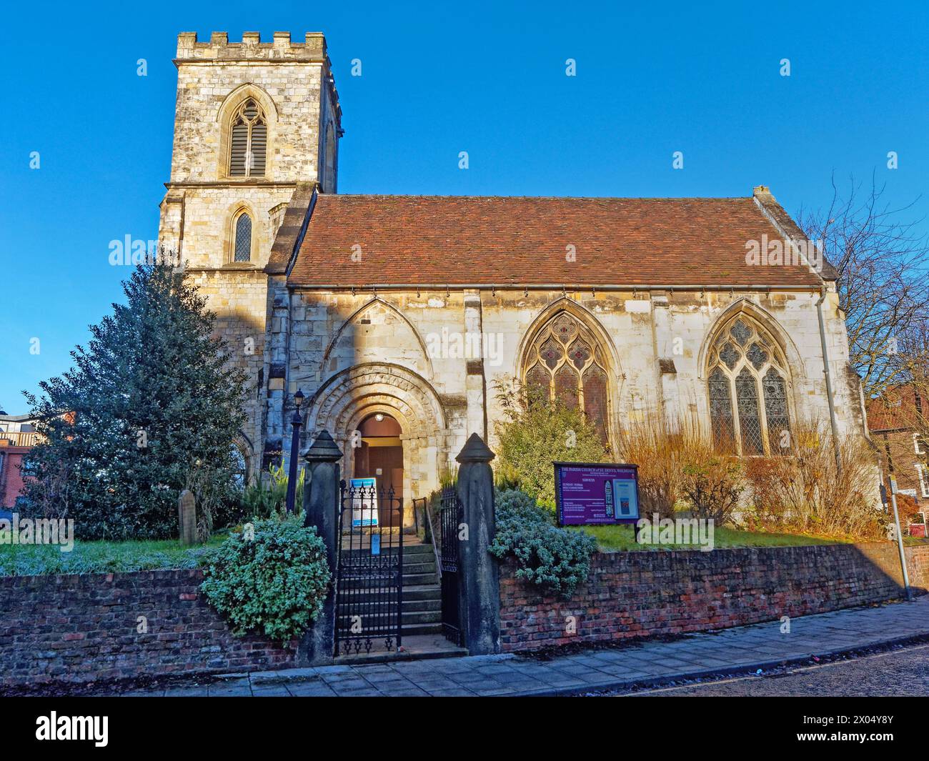 St denys church glass hi-res stock photography and images - Alamy