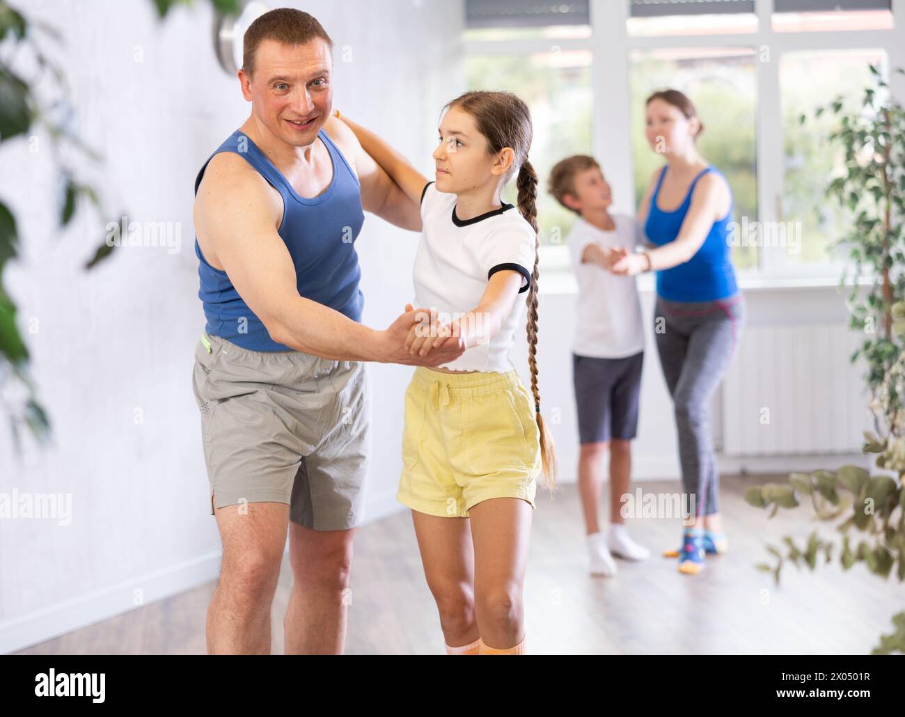 Father dance class hi-res stock photography and images - Alamy