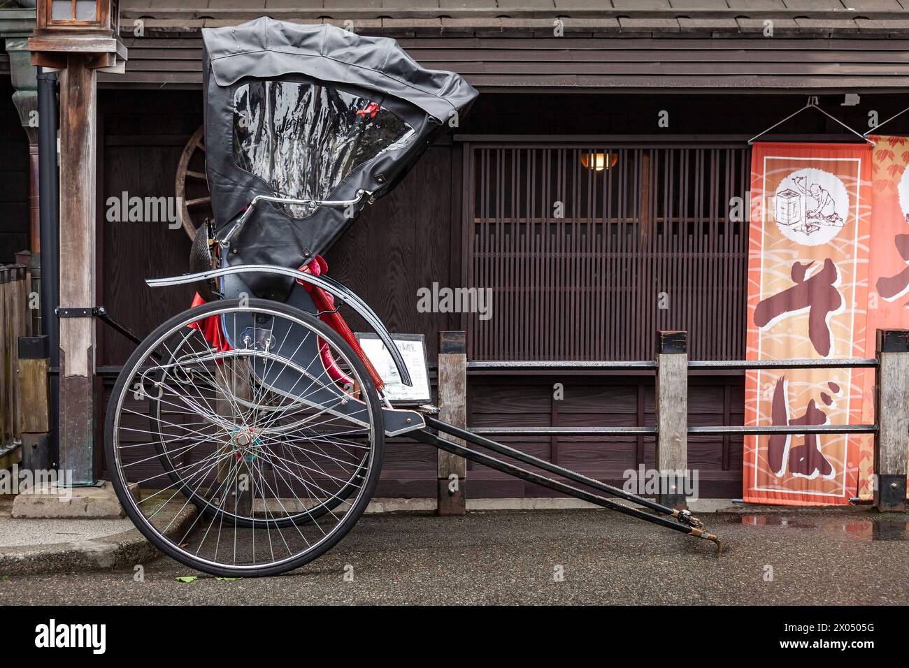 Rickshaw, old street of downtown, wooden house, Takayama city, Gifu ...