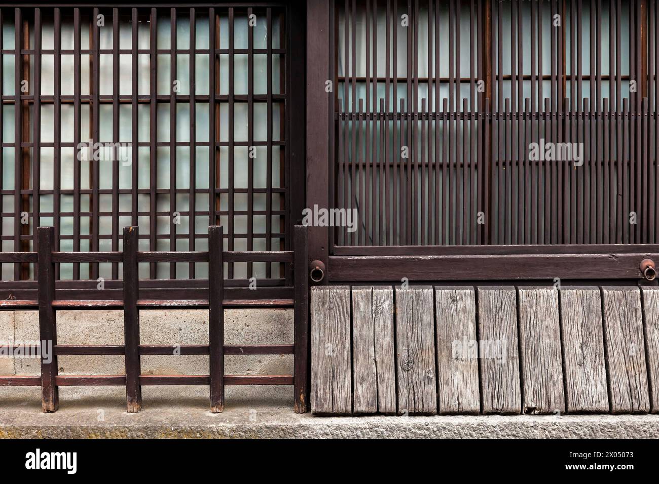 Windows and wall, woodwork of traditional house, Takayama city, Gifu ...