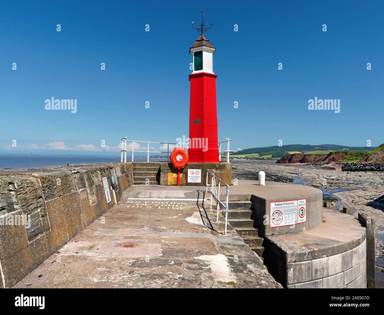 UK, Somerset, Watchet Harbour Lighthouse Stock Photo - Alamy