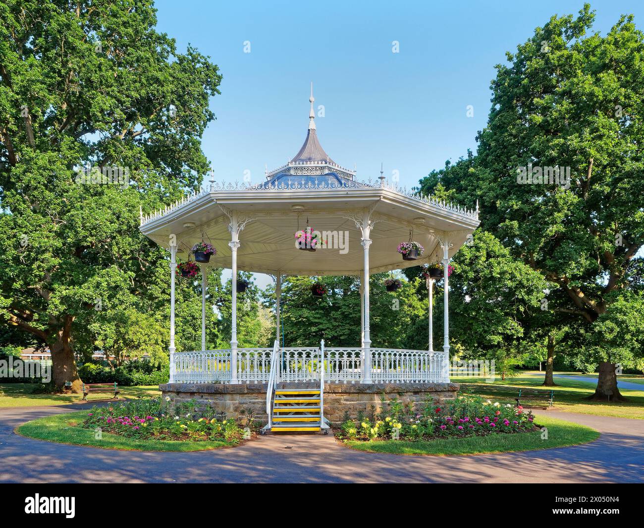 19th century grade ii listed bandstand hi-res stock photography and ...