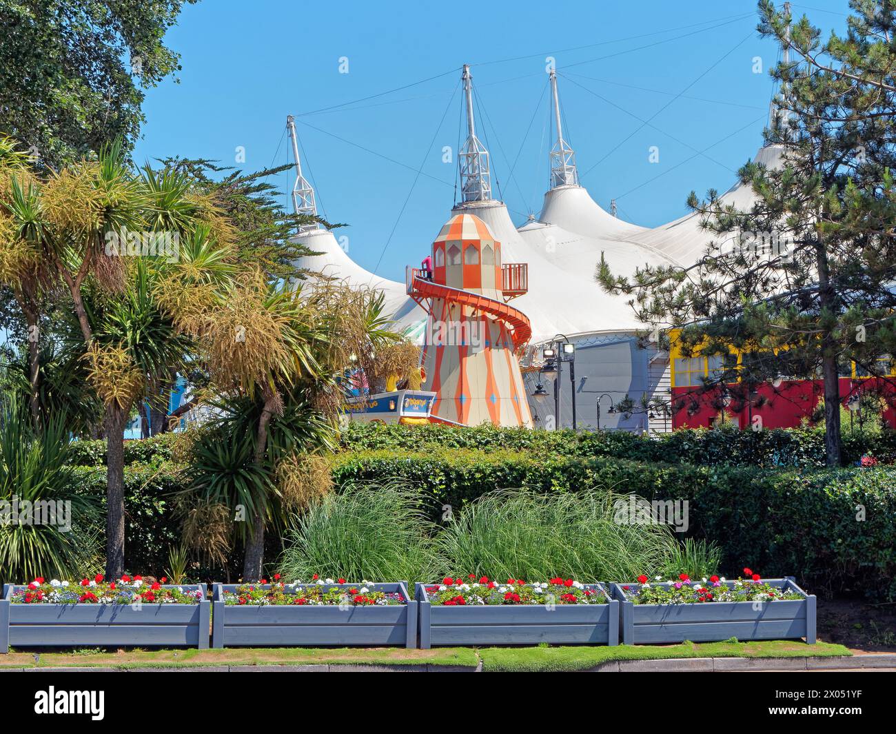 Pavilion activities hi-res stock photography and images - Alamy