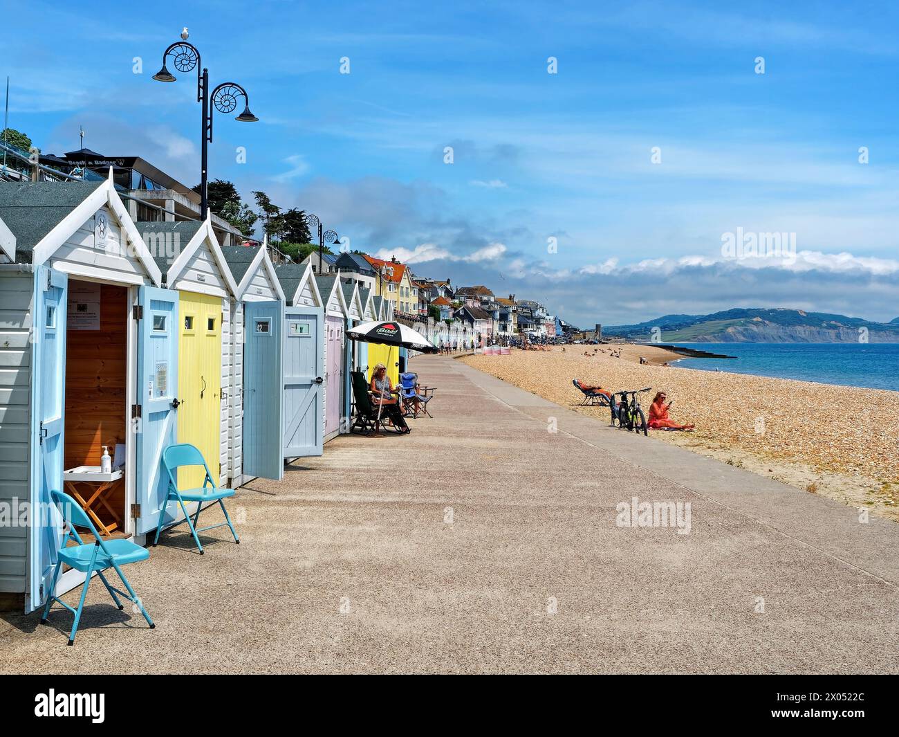 West bay dorset beach huts hi-res stock photography and images - Alamy