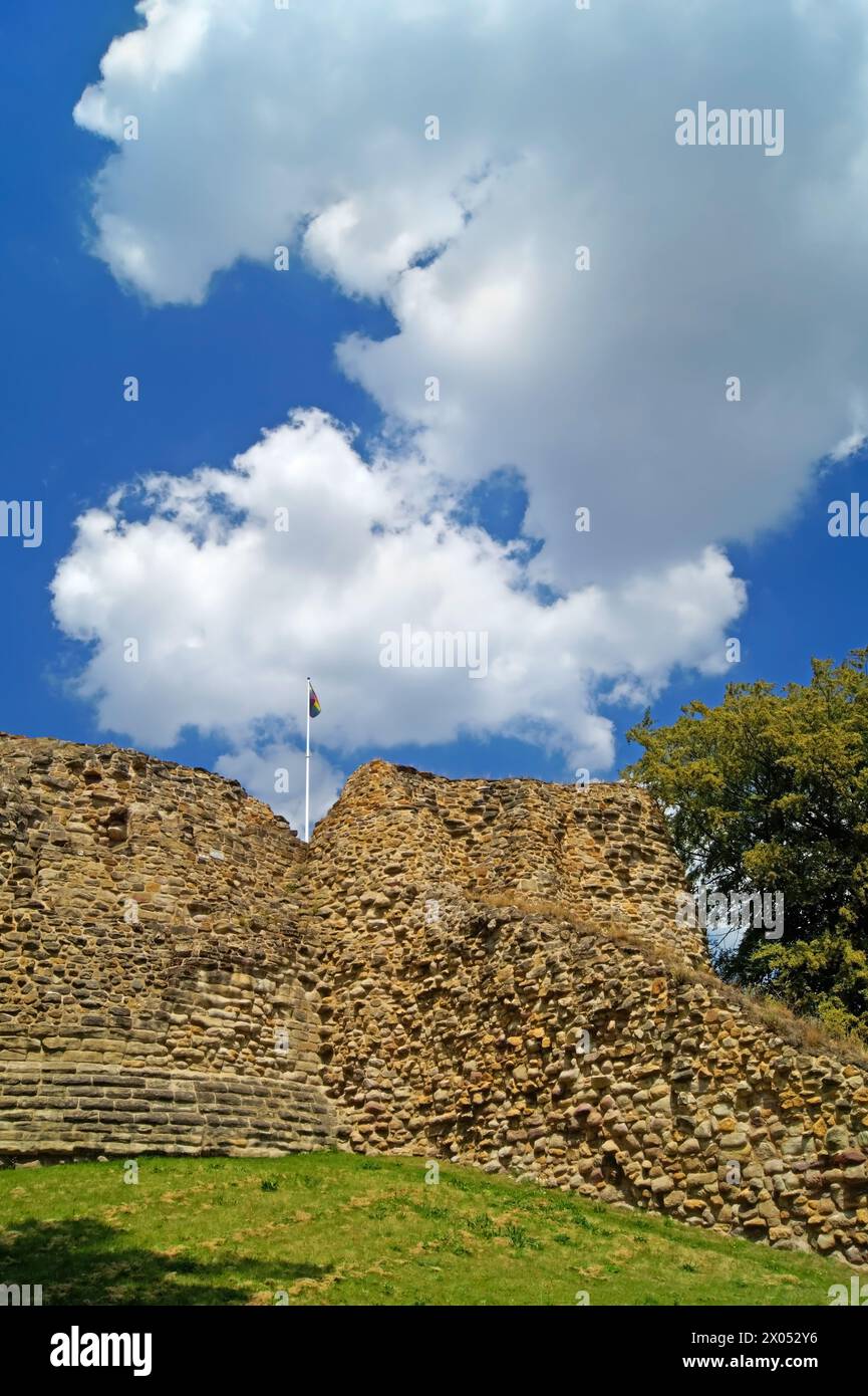 Pontefract castle hi-res stock photography and images - Alamy