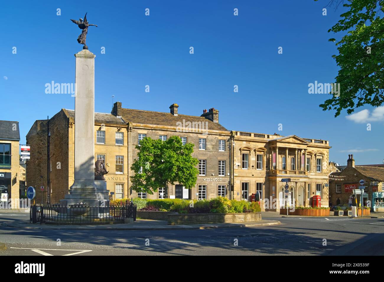 UK, North Yorkshire, Skipton, War Memorial and Skipton Town Hall Stock ...