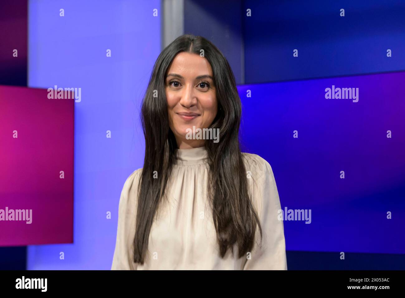 Alev Dogan The Pioneer, zu Gast bei - maischberger, Polittalk, TV ...