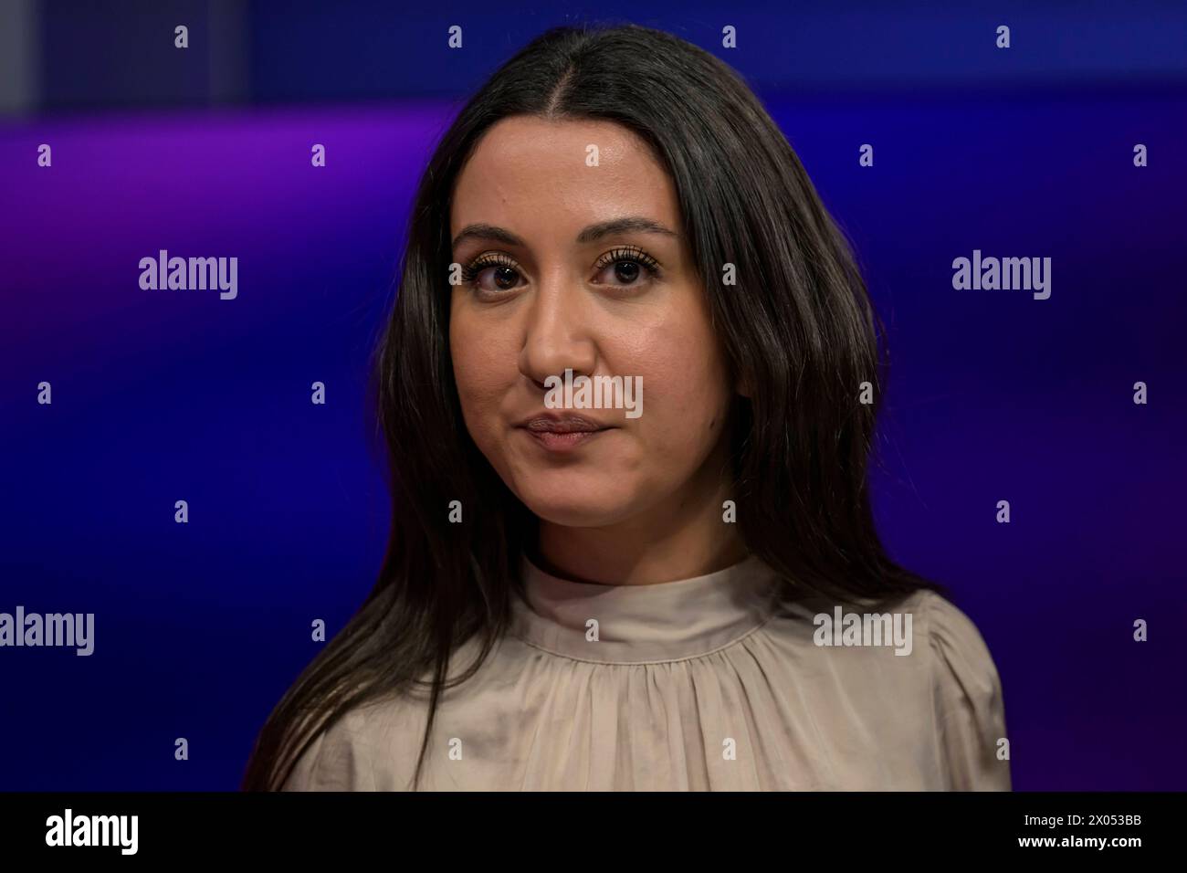 Alev Dogan The Pioneer, zu Gast bei - maischberger, Polittalk, TV ...