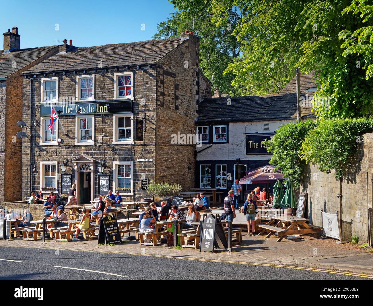 UK, North Yorkshire, Skipton, The Castle Inn Stock Photo - Alamy