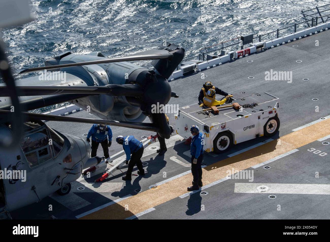 Sailors assigned the Wasp-class amphibious assault ship USS Boxer (LHD ...