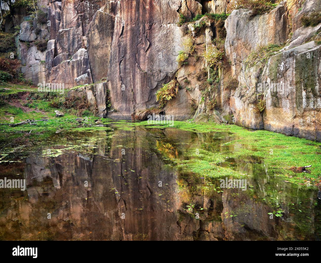 View quarry rocky hill hi-res stock photography and images - Alamy