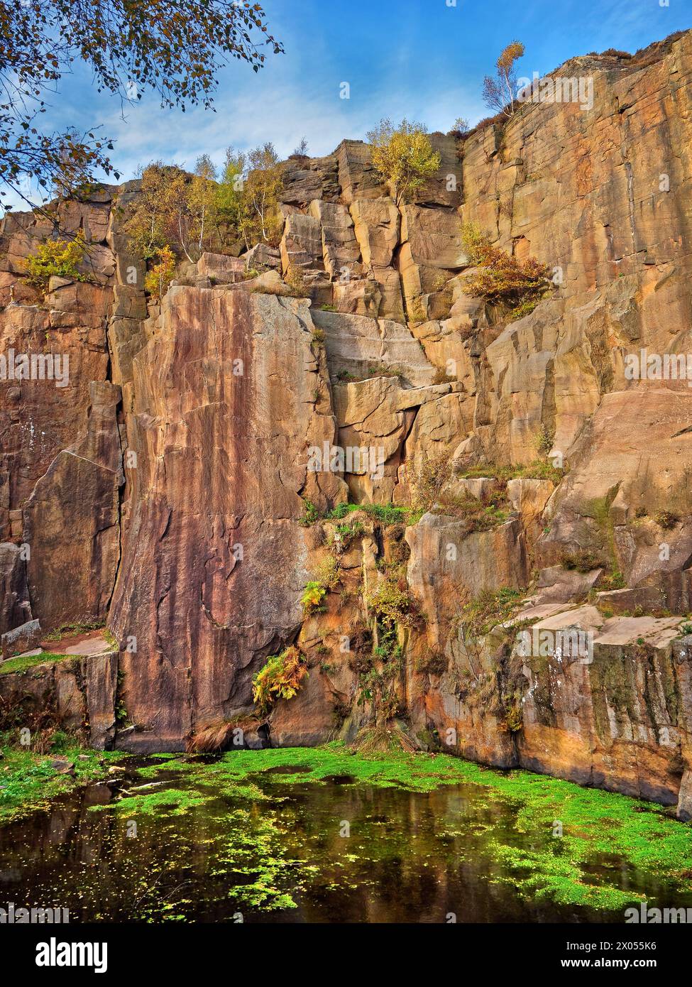 View quarry rocky hill hi-res stock photography and images - Alamy
