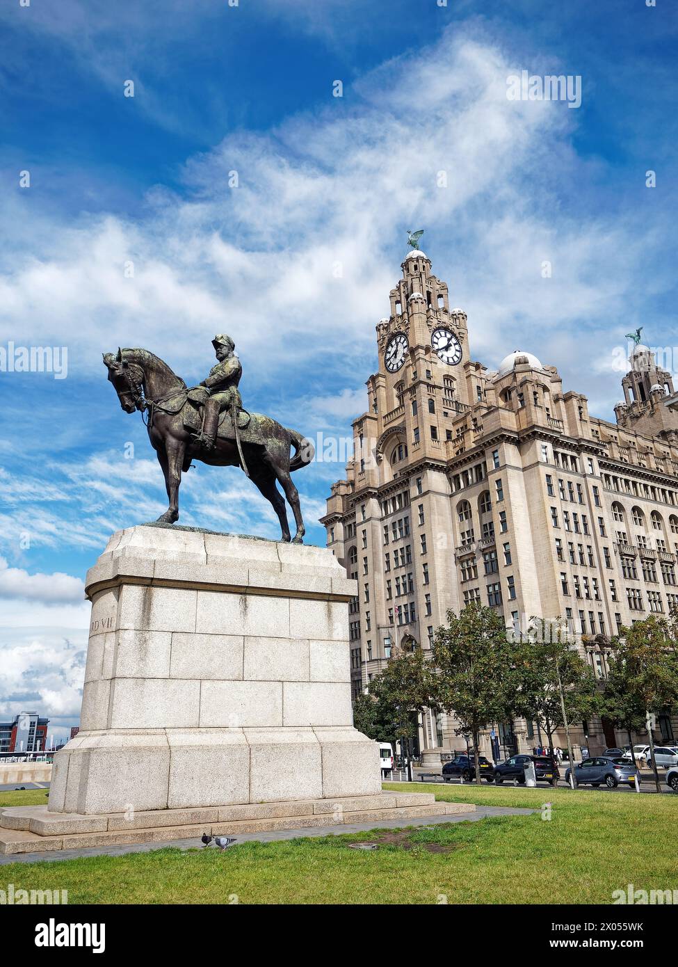 UK, Liverpool, King Edward VII Statue and Royal Liver Building Stock ...