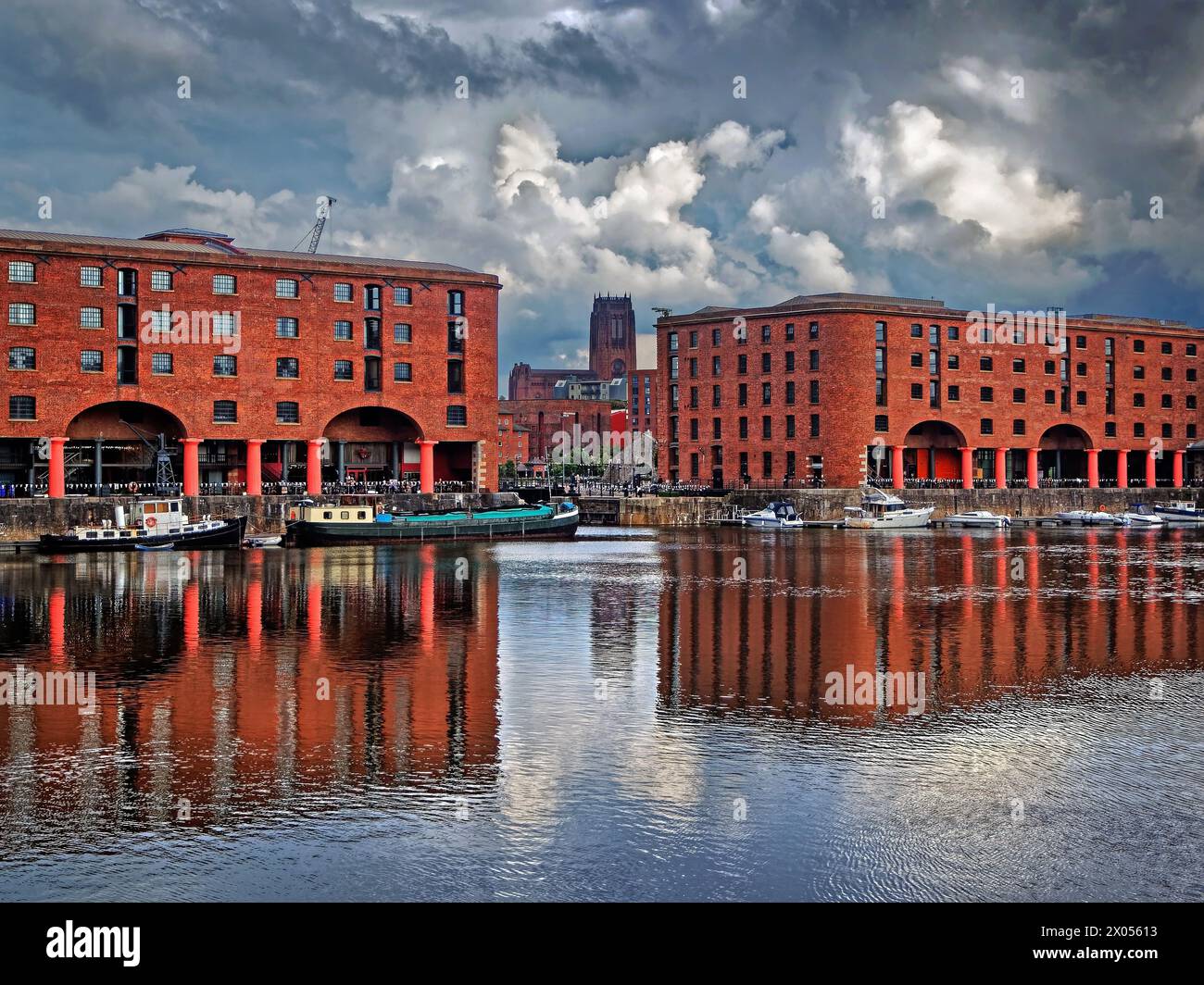 Liverpool skyline hi-res stock photography and images - Alamy