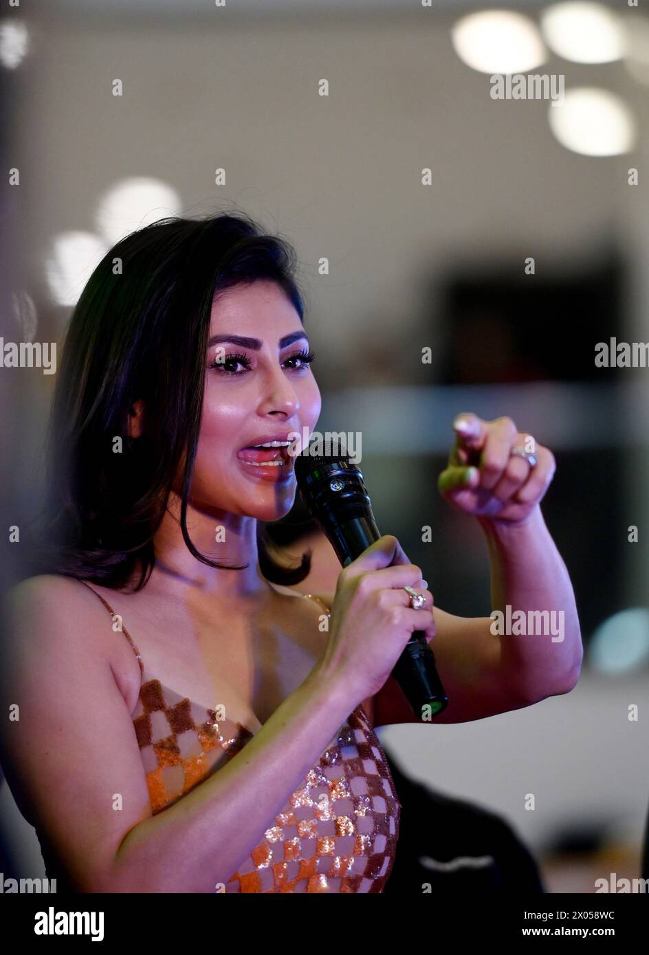 Dlf mall noida hi-res stock photography and images - Alamy