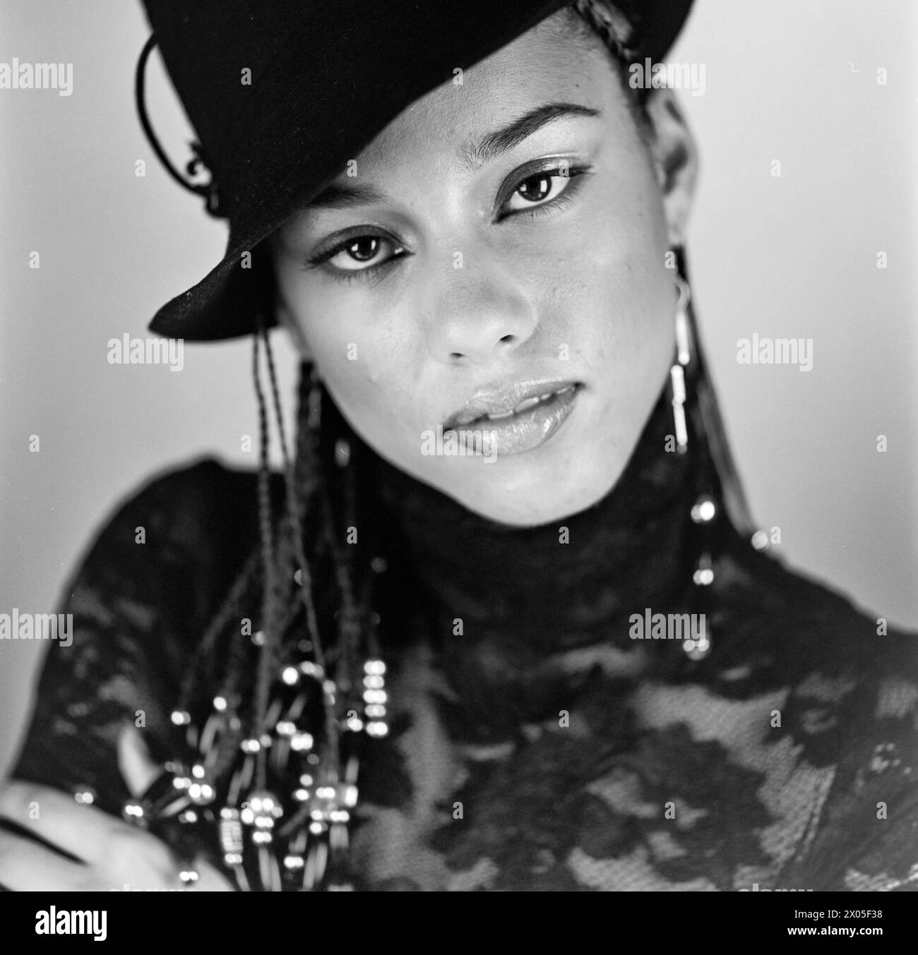 Alicia Keys Chicago, Illinois 2001. Credit: Ross Pelton/MediaPunch ...